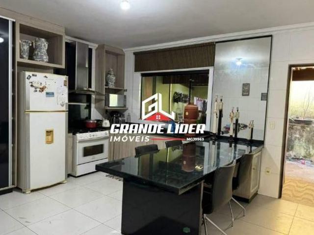 Casa Geminada à venda, 3 quartos, 1 suíte, 2 vagas, Sapucaias III Contagem/MG