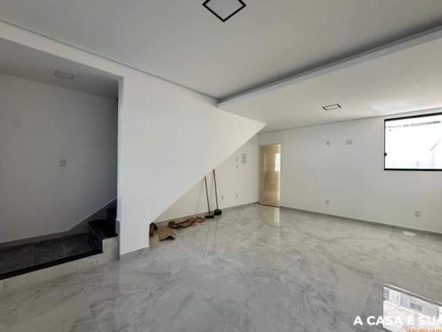 Casa Geminada à venda, 3 quartos, 1 suíte, 2 vagas, Sapucaias III Contagem/MG