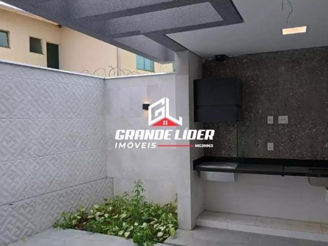 Casa Geminada à venda, 3 quartos, 1 suíte, 2 vagas, Sapucaias III Contagem/MG