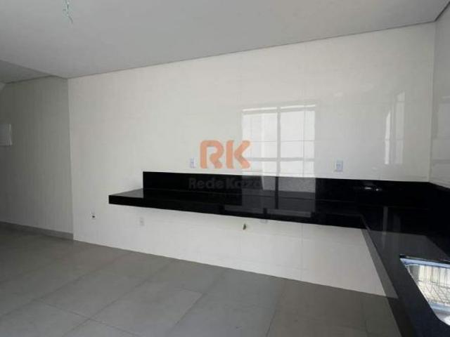 Casa geminada à venda, 3 quartos, 1 suíte, 4 vagas, Vila Magdalena Contagem/MG