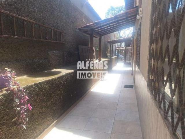 Casa Geminada à venda 2 quartos no Bairro GLORIA