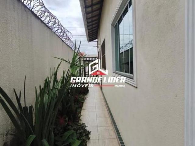Casa Geminada à venda, 2 quartos, 1 vaga, Parque XangriLá Contagem/MG