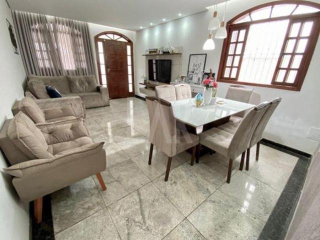 Casa Geminada à venda, 4 quartos, 2 suítes, 3 vagas, Santa Amélia Belo Horizonte/MG
