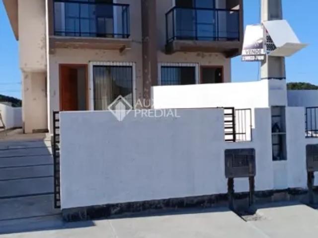 Casa Geminada à Venda em Forquilhas, SC