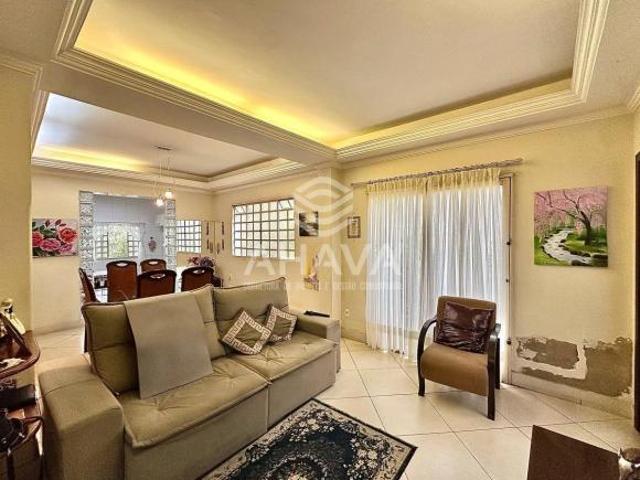 Casa geminada à venda em Santa Mônica, BH 447,43 m² de área interna 2 e 3 quartos
