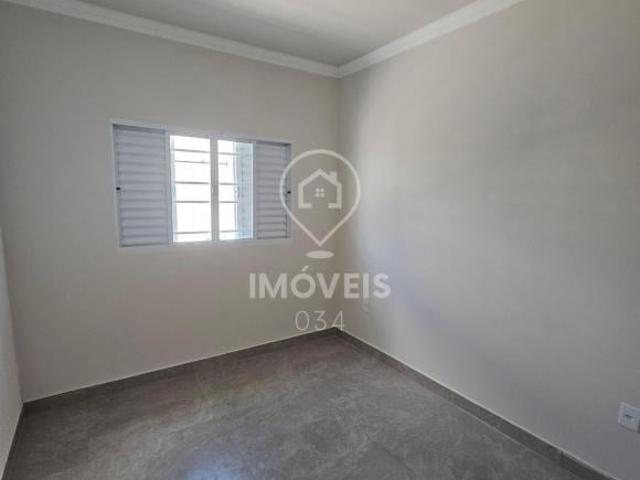 Casa Geminada à venda no bairro Mangabeiras