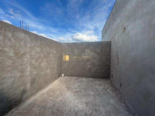 Casa geminada à venda no bairro Morada do Sol