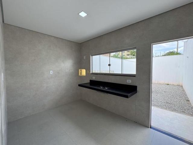 Casa geminada à venda no bairro Parque Bandeirantes