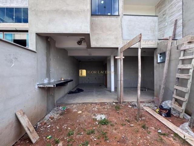 Casa geminada à venda no bairro São Marcos