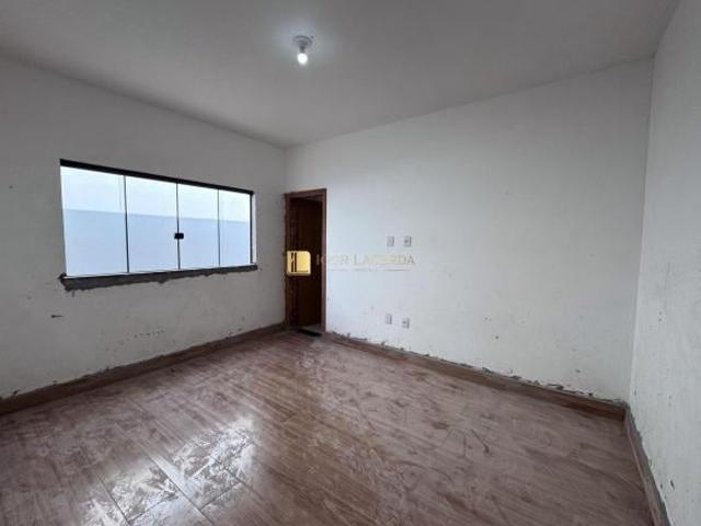 Casa geminada à venda no bairro Sagrada Família