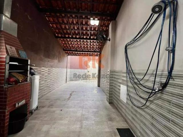 Casa geminada à venda no Bairro Santa Amélia, com 92 m² de área construída em um terreno de 120 m²