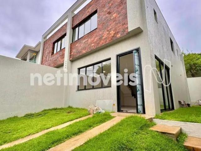 Casa geminada à venda no Trevo 03 Suítes e conforto moderno!