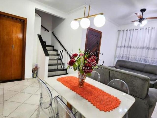 Casa Geminada à Venda na Guilhermina, Praia Grande 2 Quartos e Churrasqueira