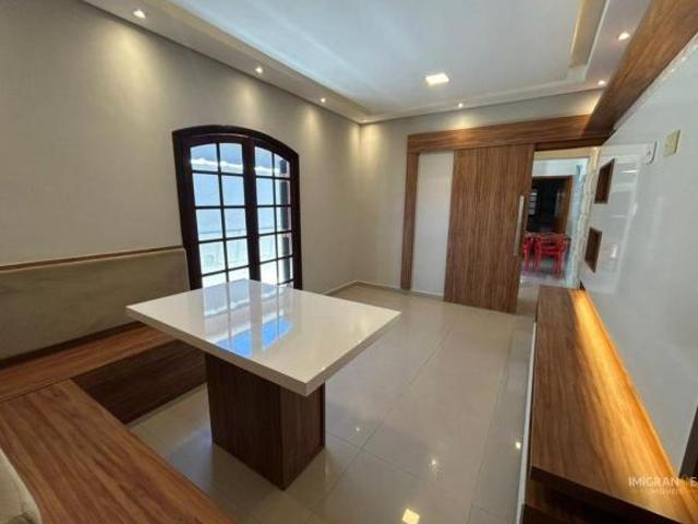 Casa geminada à venda na Ocian, em Praia Grande SP