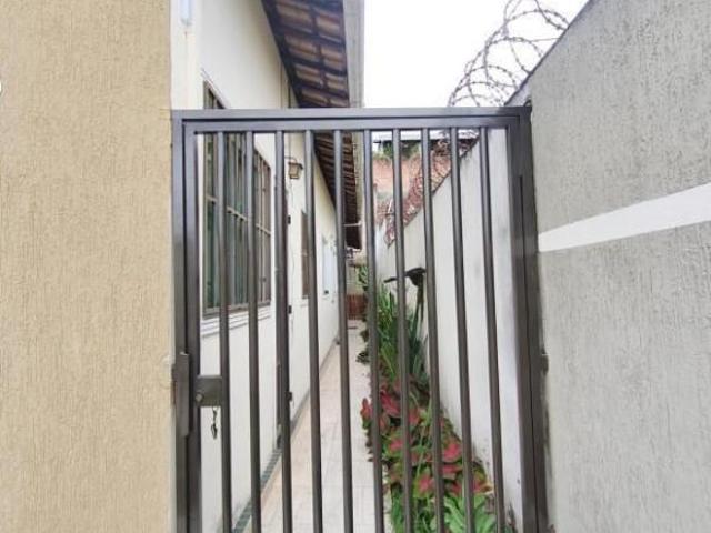 Casa Geminada Coletiva com 2 quartos à venda em Contagem, no bairro Parque Xangri Lá