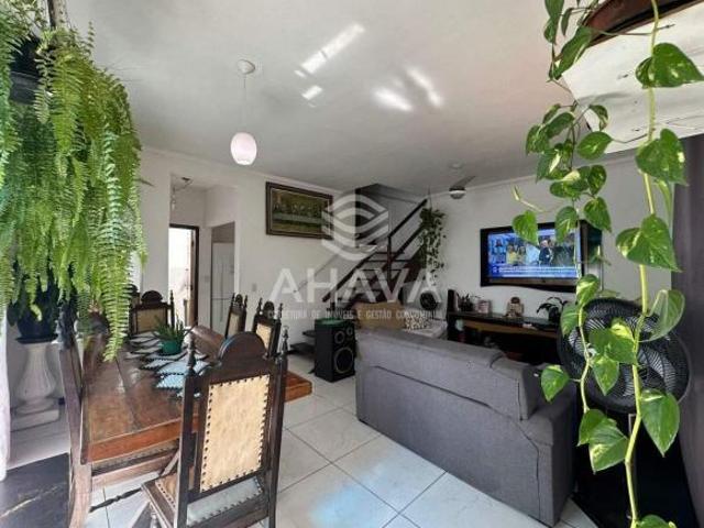 Casa Geminada Coletiva com 3 Quartos à Venda, 202m², Santa Amélia, próximo à Avenida Guarapari