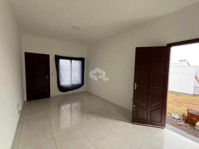 CASA GEMINADA COM 01 DORMITÓRIO