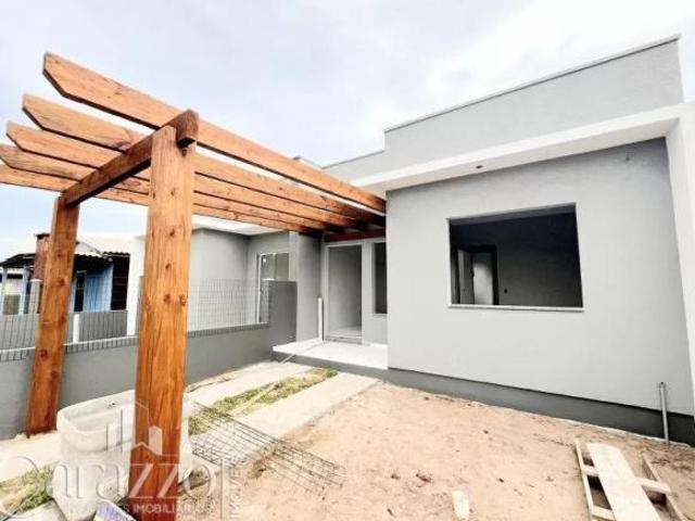 Casa geminada com 02 dormitórios