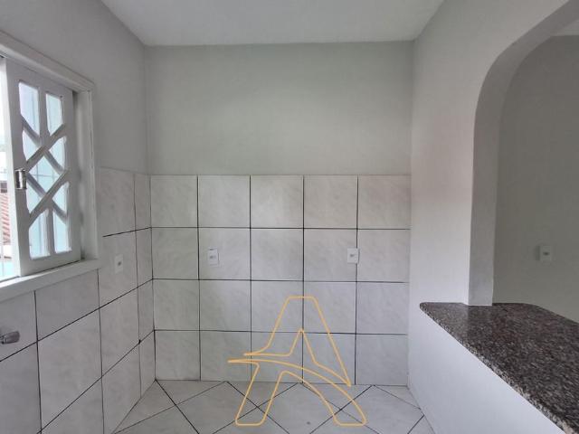 Casa Geminada com 02 Dormitórios no Bairro da Velha