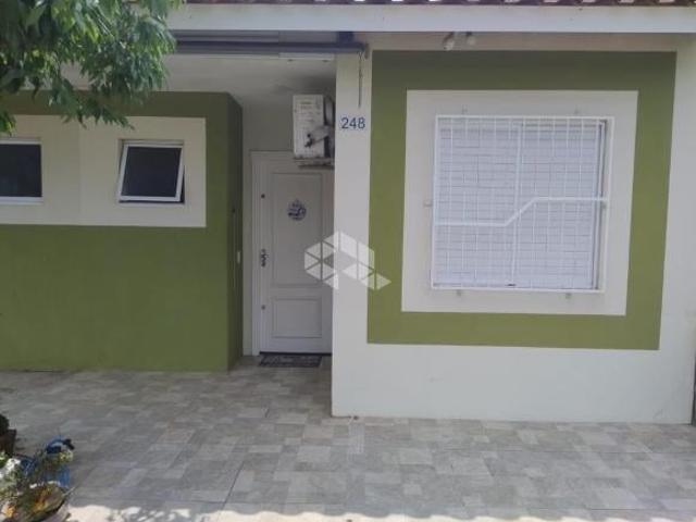 Casa geminada com 02 dormitórios no condomínio Terra Nova/Moradas