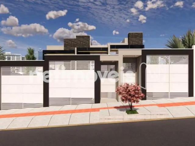 Casa geminada com 120 m²  de área construída, localizada no São João Batista