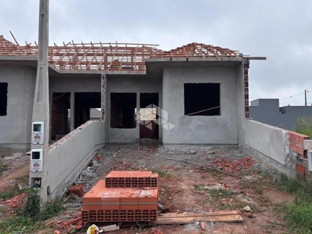 Casa geminada com 2 dormitórios na João Alves
