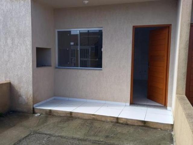 Casa Geminada com 2 Dormitórios