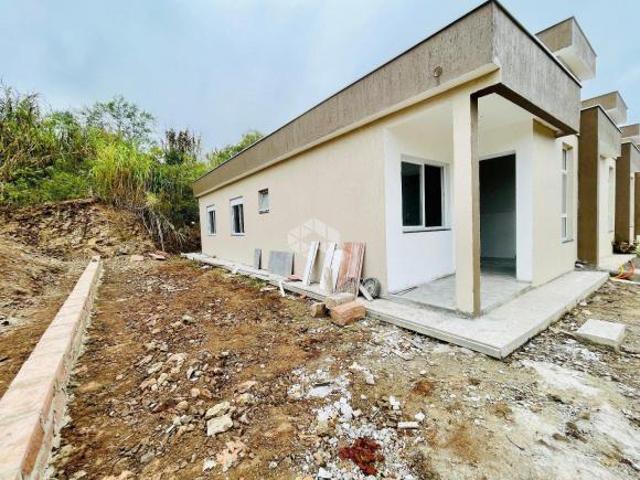 Casa Geminada com 2 quartos com pátio à venda no bairro Conventos em Lajeado