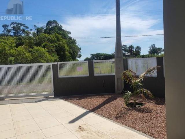 Casa geminada com 2 quartos e vaga de garagem no bairro Cruzeiro do sul