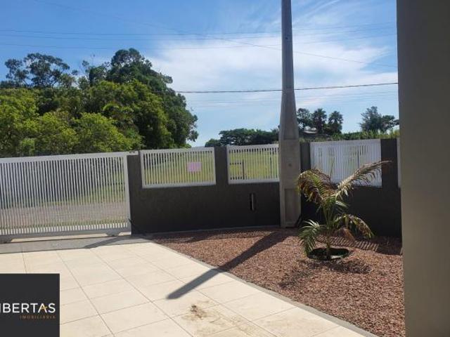 Casa geminada com 2 quartos e vaga de garagem no bairro Cruzeiro do sul