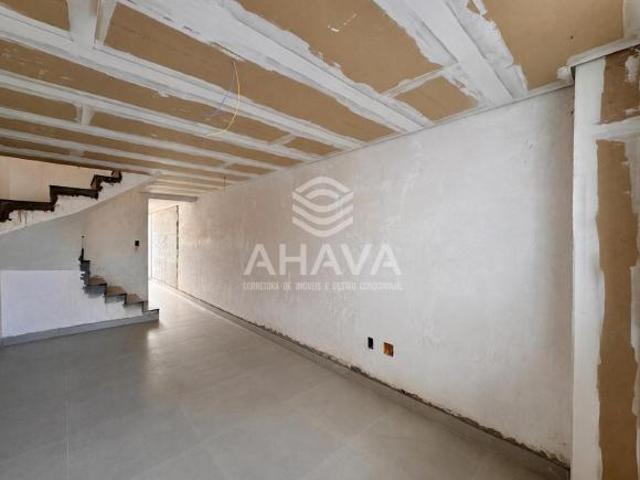 Casa Geminada com 2 Suítes à Venda, 1 Vaga, 100m², Bairro Santa Mônica, próximo a Rua Érico Veríssim