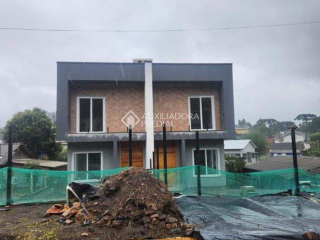 Casa Geminada com 2 suítes em Canela