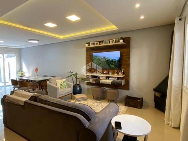 Casa geminada com 2 suítes em Canela!