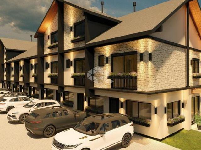 Casa geminada com 2 suítes mais lavabo próximo ao centro de Canela