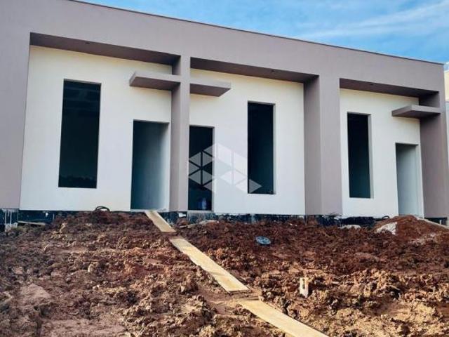 Casa Geminada com 3 Dormitórios, 1 Suíte e Amplo Pátio Privativo no bairo Conven