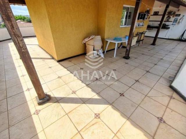 Casa Geminada com 3 quartos à Venda, 275m²