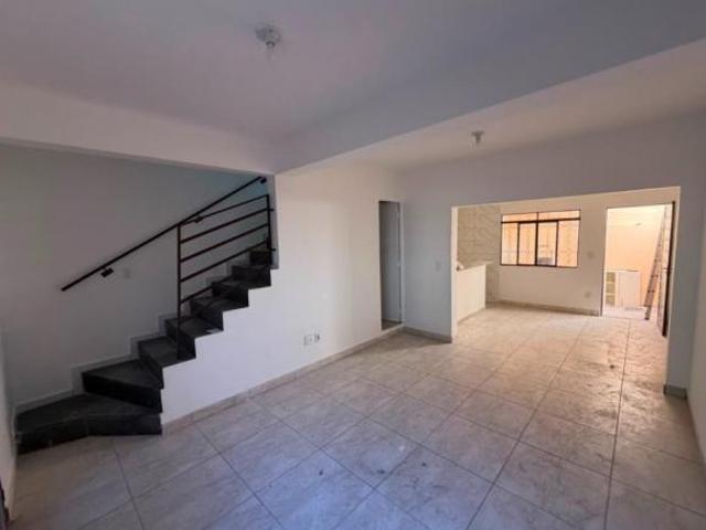 Casa Geminada com 3 quartos à venda em Belo Horizonte, no bairro Manacás