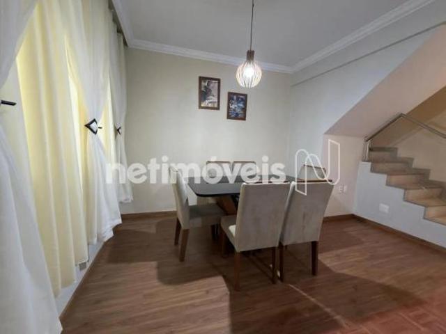 Casa geminada com 3 quartos no Ouro preto