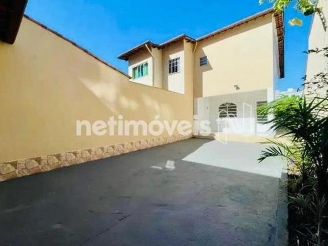 Casa geminada com 3 quartos no Paquetá