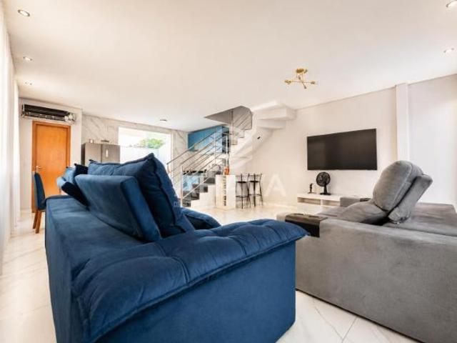 Casa Geminada com 3 Quartos sendo 1 Suíte à Venda, 190m², 3 Vagas, Bairro Copacabana, próximo a Aven