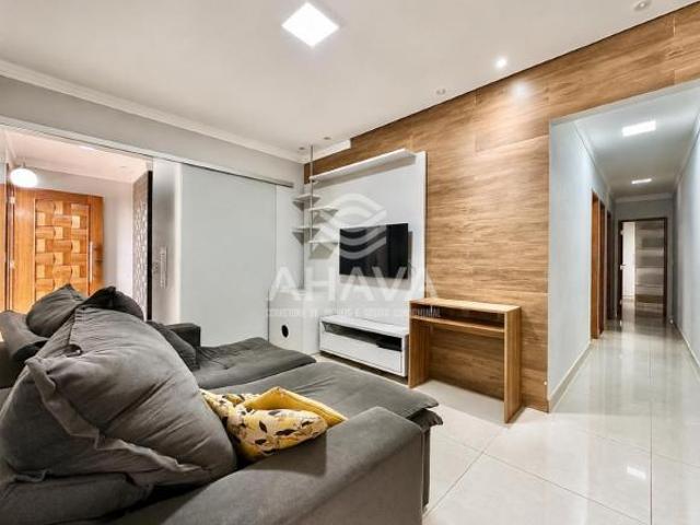 Casa Geminada com 3 Quartos sendo 1 Suíte à Venda, 115m², 2 Vagas, Bairro Copacabana, próximo a Aven