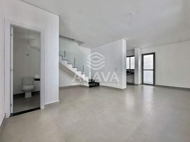 Casa Geminada com 3 Quartos sendo 1 Suíte à Venda, 127m², Itapoã, próximo à rua São Miguel