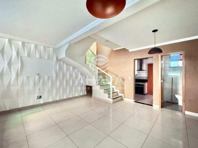 Casa Geminada com 3 Quartos sendo 1 Suíte à Venda, 2 Vagas, 130m², Bairro Santa Branca, próximo à Av
