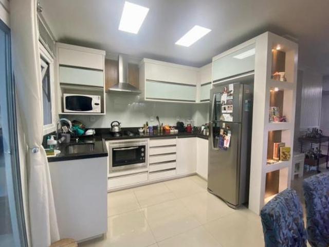 CASA GEMINADA COM 3 SUÍTES EM CANELA
