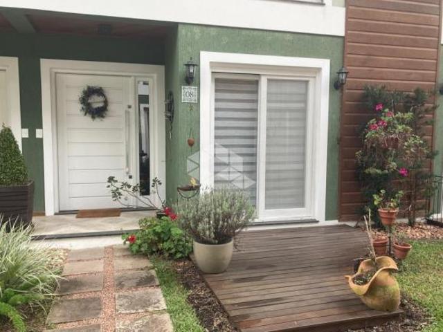 Casa geminada com 3 suítes na Vila Suzana