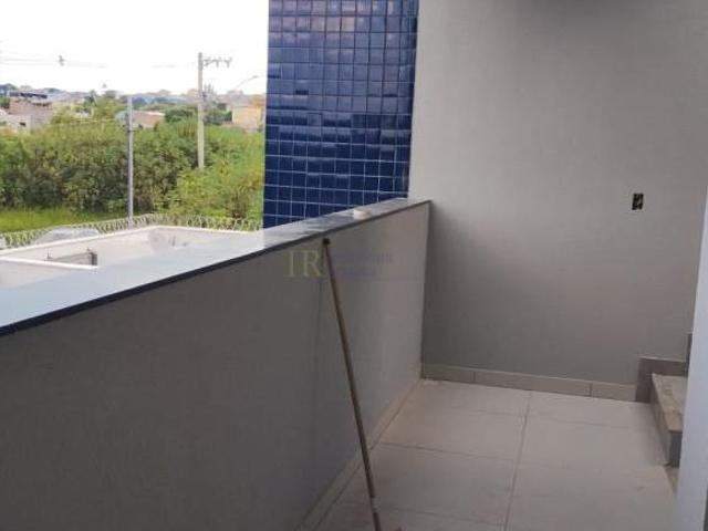 CASA GEMINADA COM COBERTURA