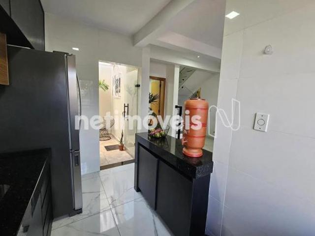 ? Casa Geminada com entrada Independente à Venda no Novo Centro – Santa Luzia