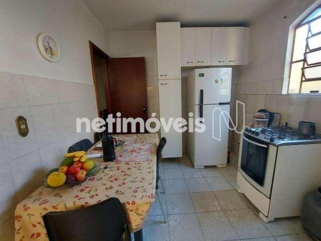 Casa geminada com entrada independente à venda no Coqueiros – 2 Quartos e excele