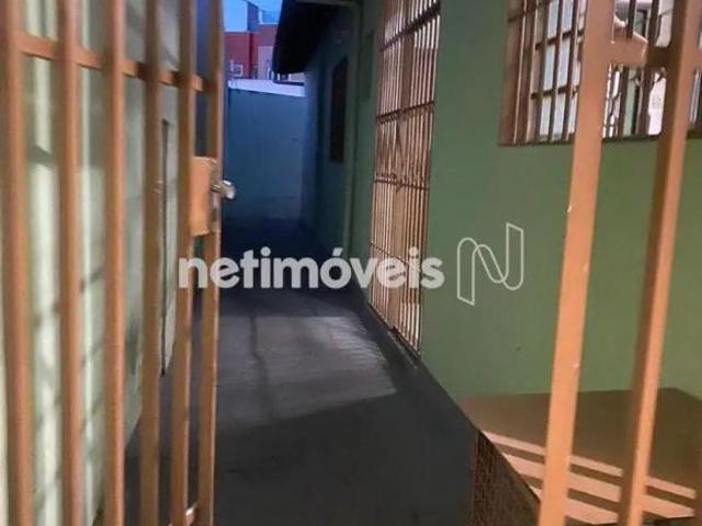 Casa Geminada com entrada independente no Castelo