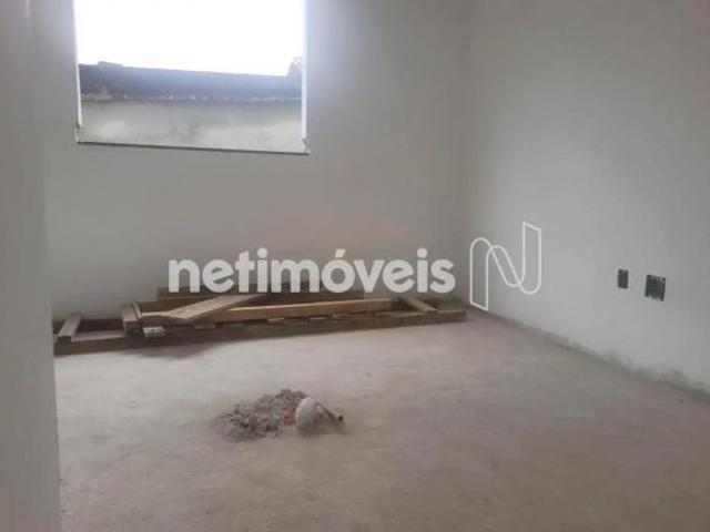 Casa geminada com entrada individual e fino acabamento – Próxima a comércio variado